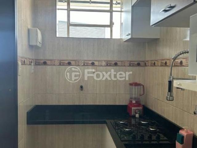 Apartamento, 2 dormitórios, 40.3 m², em Floresta