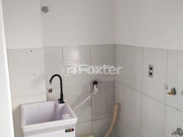 Apartamento, 2 dormitórios, 54 m², em Centro