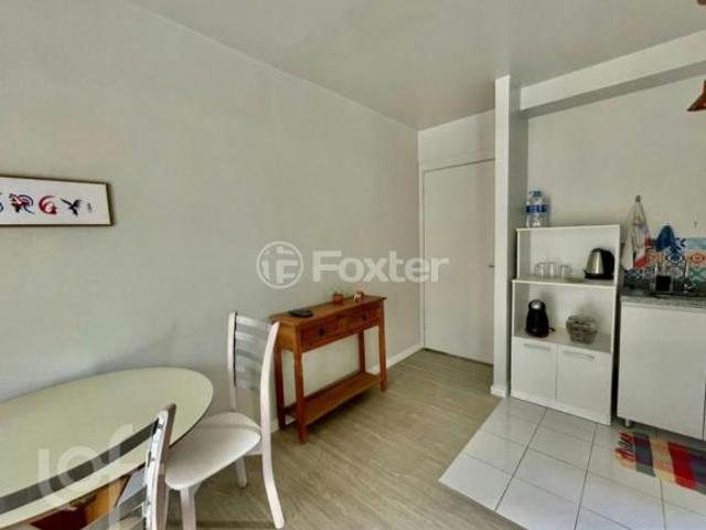 Apartamento, 2 dormitórios, 54 m², em Humaitá