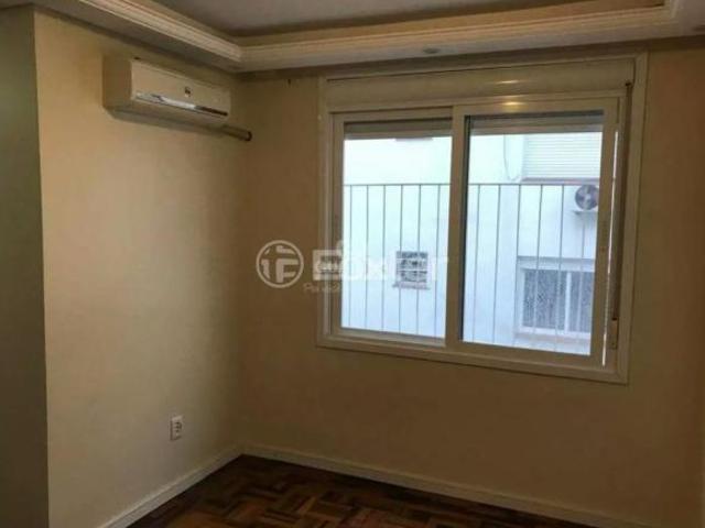 Apartamento, 2 dormitórios, 55 m², em Passo da Areia