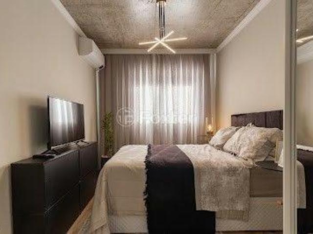 Apartamento, 2 dormitórios, 55.66 m², em Centro