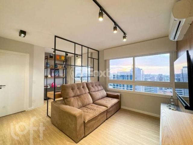 Apartamento, 2 dormitórios, 56 m², em São Sebastião