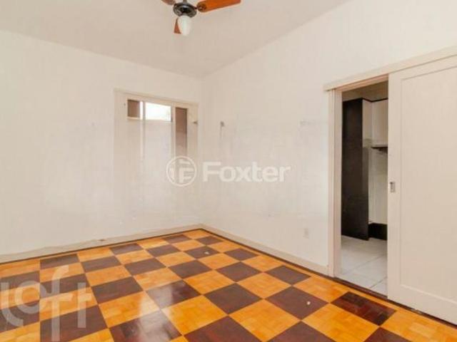 Apartamento, 2 dormitórios, 56 m², em Petrópolis