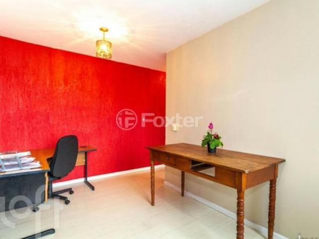 Apartamento, 2 dormitórios, 56.17 m², em Centro