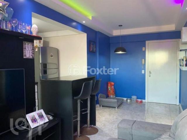 Apartamento, 2 dormitórios, 56.2 m², em Centro