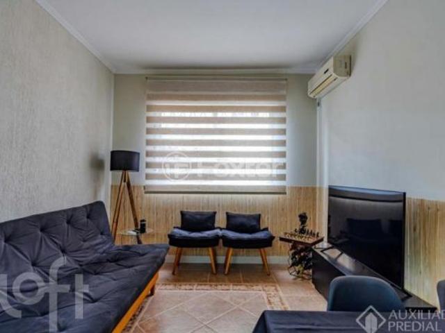 Apartamento, 2 dormitórios, 56.54 m², em Menino Deus
