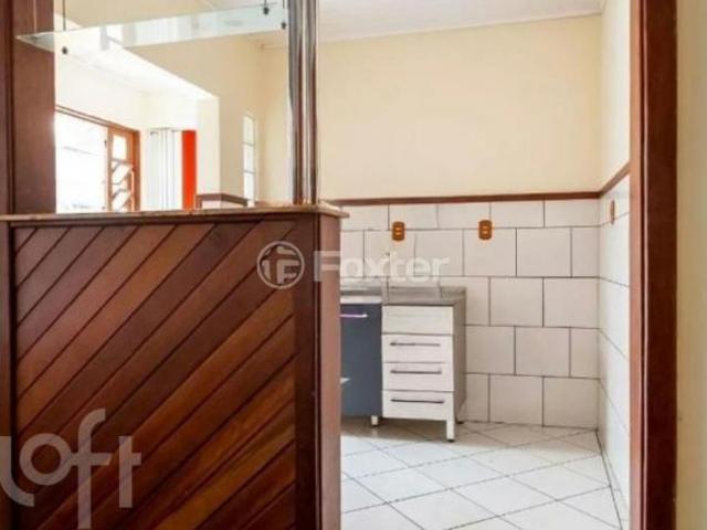 Apartamento, 2 dormitórios, 56.77 m², em Menino Deus