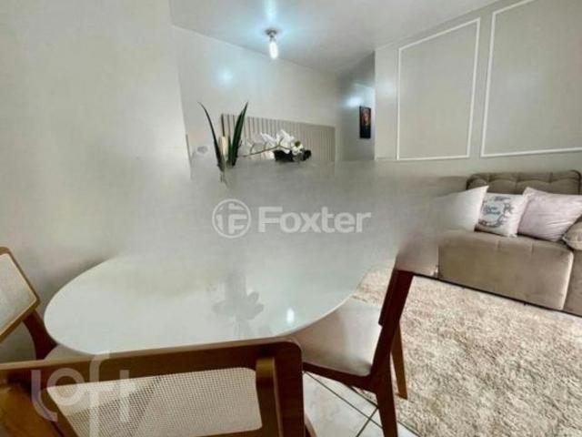 Apartamento, 2 dormitórios, 56.7 m², em Centro