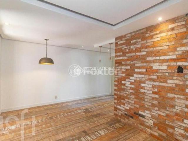 Apartamento, 2 dormitórios, 57 m², em Humaitá