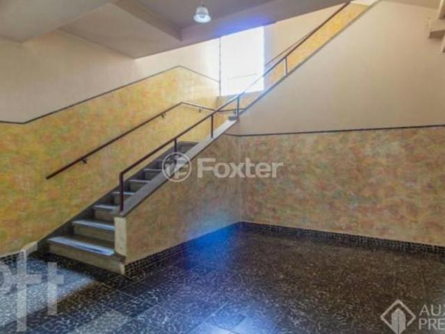 Apartamento, 2 dormitórios, 57 m², em Petrópolis