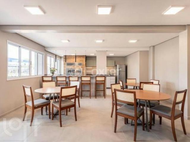 Apartamento, 2 dormitórios, 57.62 m², em Passo das Pedras