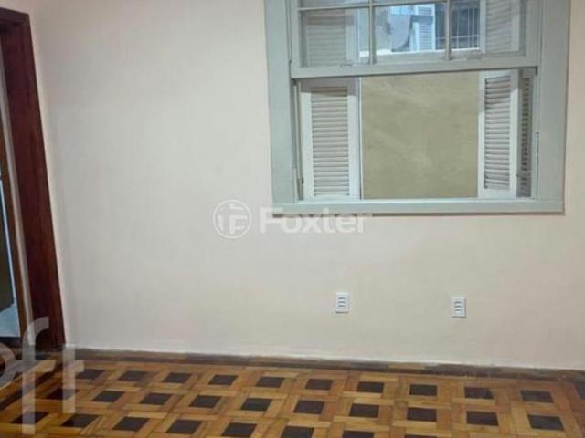 Apartamento, 2 dormitórios, 58 m², em Floresta
