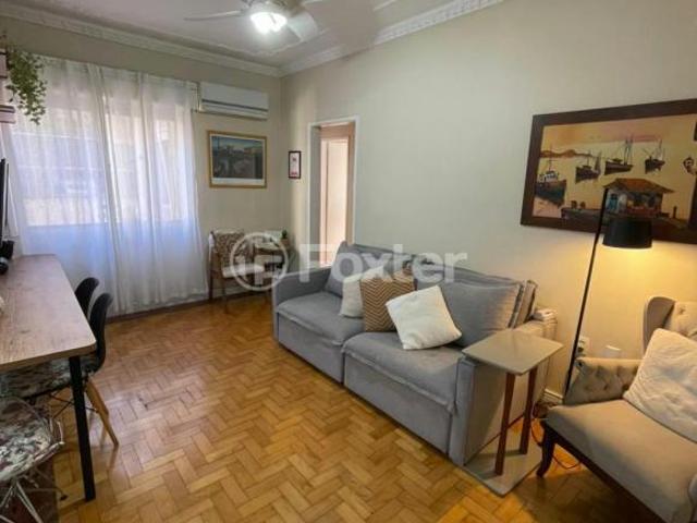 Apartamento, 2 dormitórios, 58 m², em São João