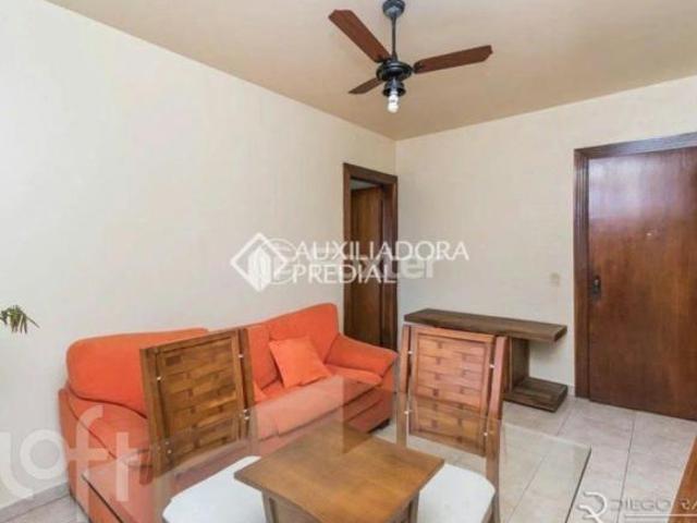 Apartamento, 2 dormitórios, 58 m², em Passo da Areia