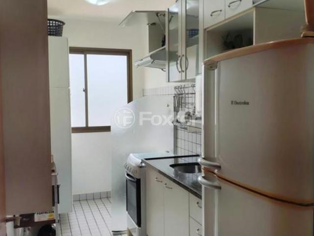 Apartamento, 2 dormitórios, 58 m², em Petrópolis