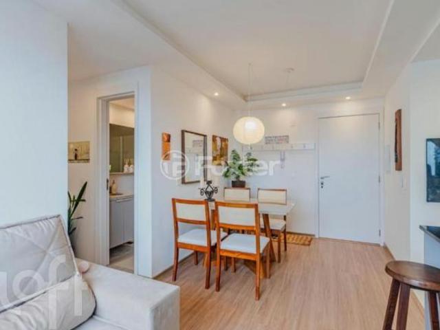 Apartamento, 2 dormitórios, 58.4 m², em Azenha