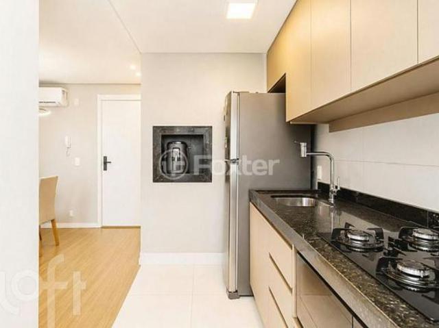 Apartamento, 2 dormitórios, 58.4 m², em Azenha