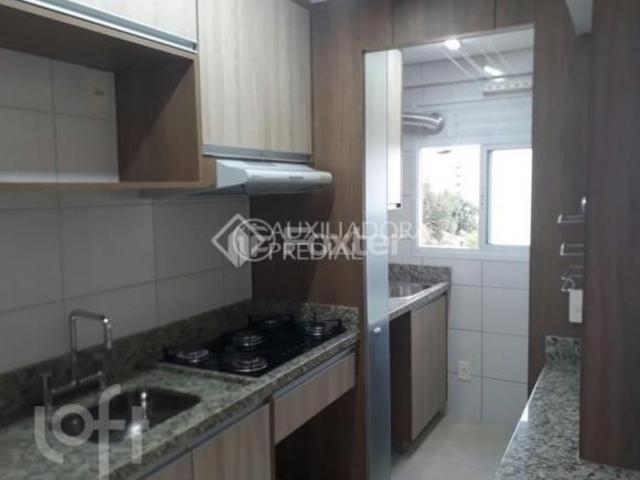 Apartamento, 2 dormitórios, 58.86 m², em Centro