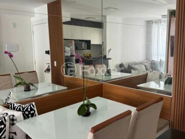 Apartamento, 2 dormitórios, 59 m², em Cambuci