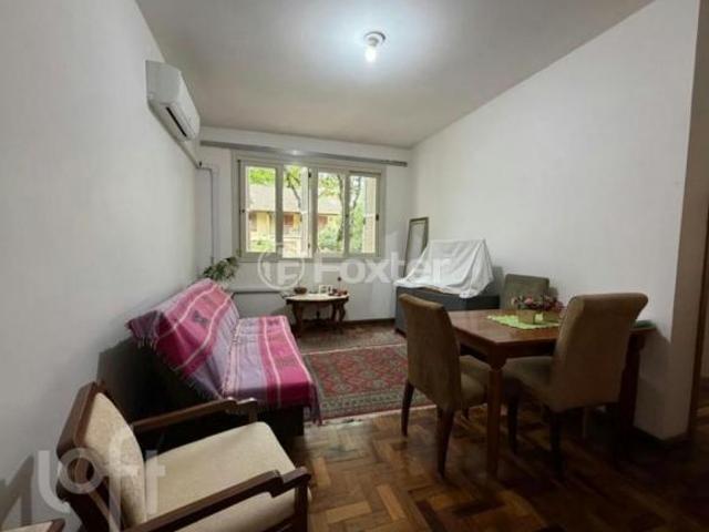 Apartamento, 2 dormitórios, 59.75 m², em São João