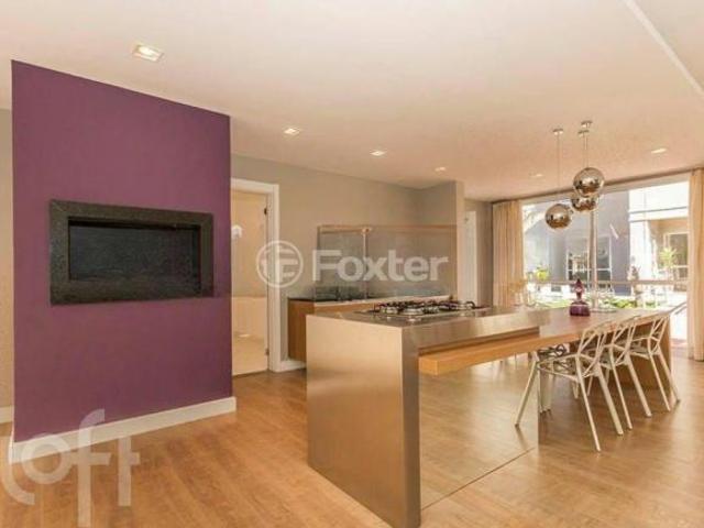 Apartamento, 2 dormitórios, 51 m², em Humaitá