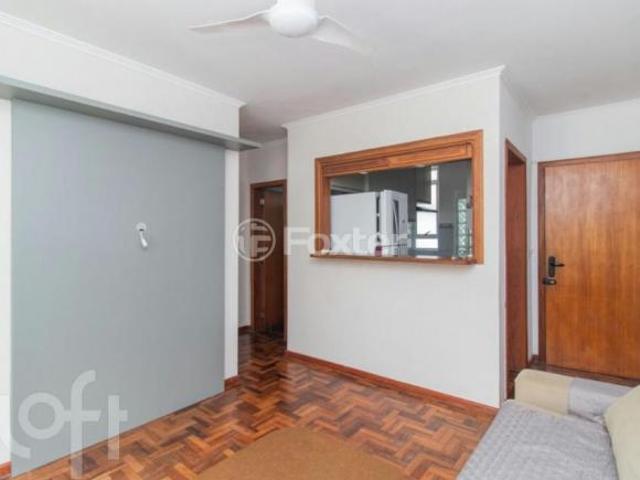 Apartamento, 2 dormitórios, 52 m², em Menino Deus