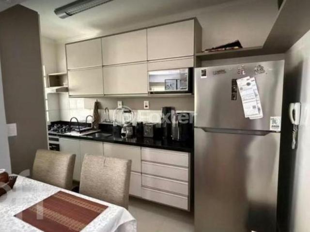 Apartamento, 2 dormitórios, 53.47 m², em Petrópolis