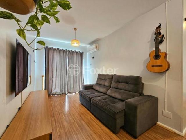 Apartamento, 2 dormitórios, 64 m², em Menino Deus