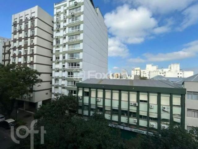 Apartamento, 2 dormitórios, 64.02 m², em Centro Histórico