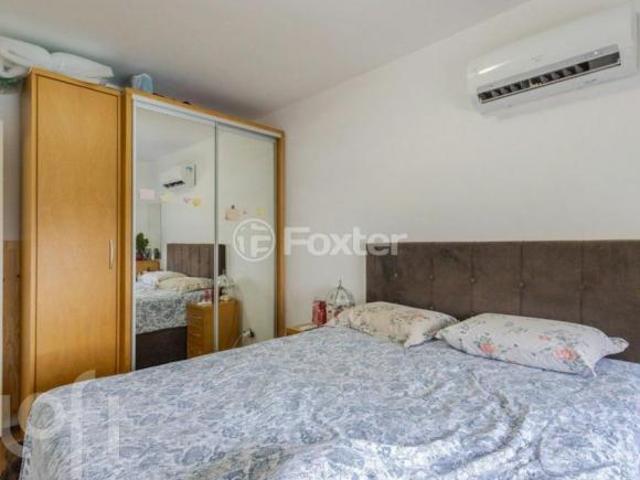 Apartamento, 2 dormitórios, 64.15 m², em Centro