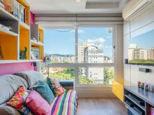 Apartamento, 2 dormitórios, 64.47 m², em Petrópolis