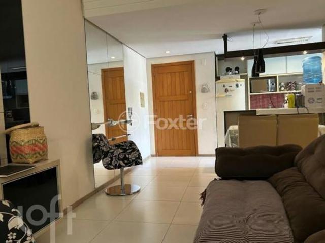 Apartamento, 2 dormitórios, 64.48 m², em Centro