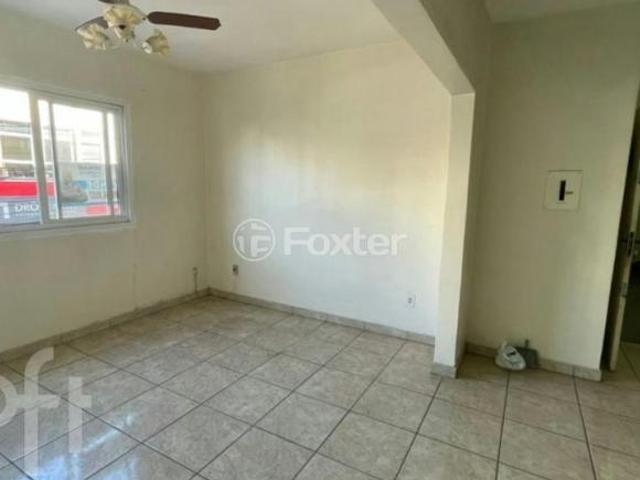Apartamento, 2 dormitórios, 65 m², em Centro