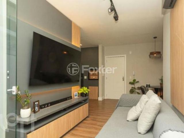 Apartamento, 2 dormitórios, 65 m², em Farrapos