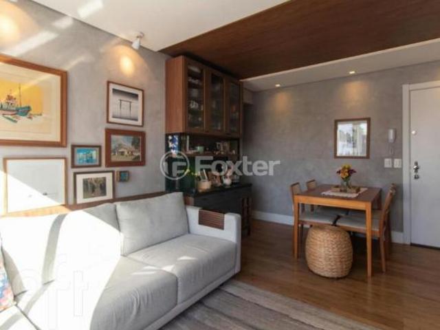 Apartamento, 2 dormitórios, 65 m², em Menino Deus