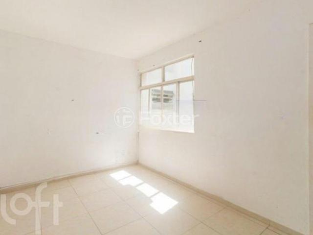 Apartamento, 2 dormitórios, 65 m², em Menino Deus