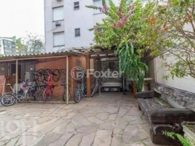 Apartamento, 2 dormitórios, 65 m², em Menino Deus