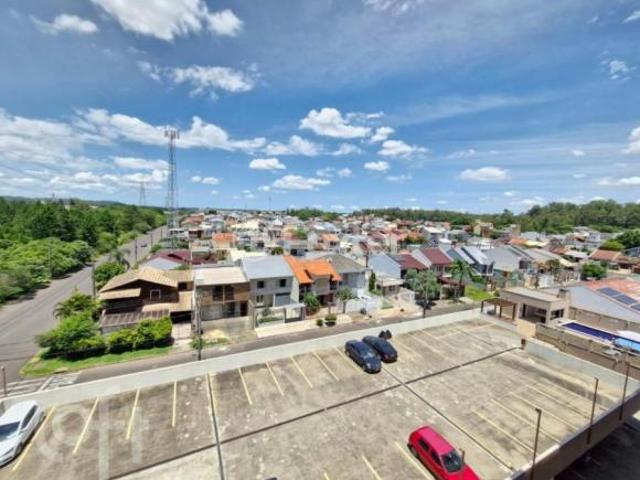 Apartamento, 2 dormitórios, 65 m², em São José