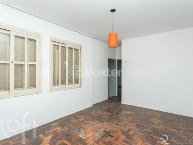 Apartamento, 2 dormitórios, 65.1 m², em Azenha