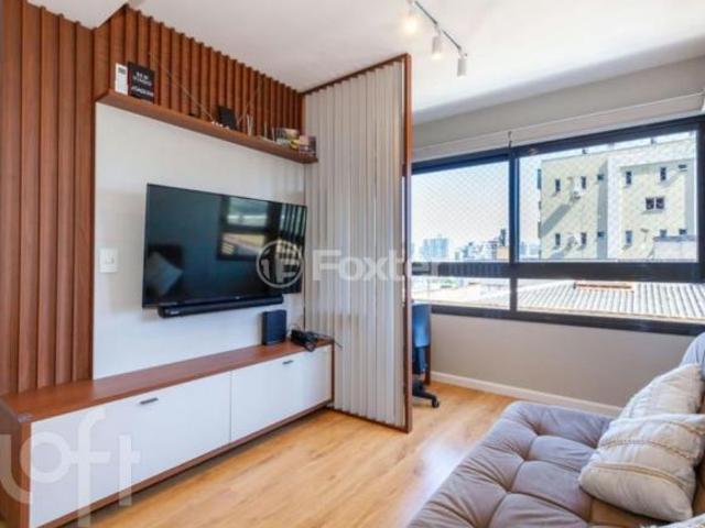 Apartamento, 2 dormitórios, 65.69 m², em Santana