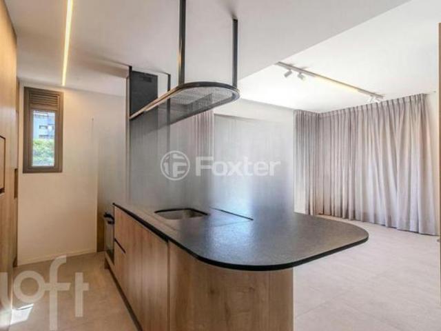Apartamento, 2 dormitórios, 65.75 m², em Petrópolis