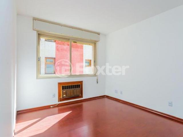 Apartamento, 2 dormitórios, 65.78 m², em Petrópolis