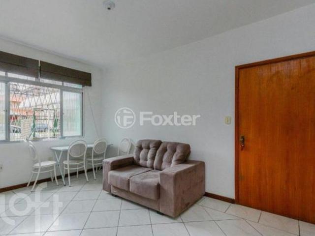 Apartamento, 2 dormitórios, 65.79 m², em Centro