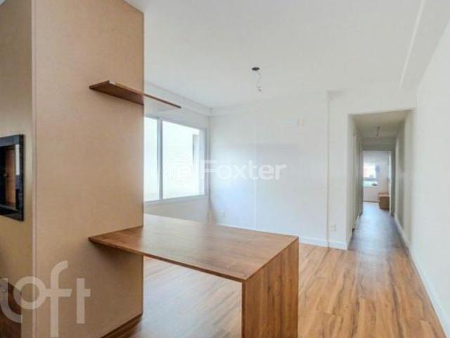 Apartamento, 2 dormitórios, 66 m², em Menino Deus