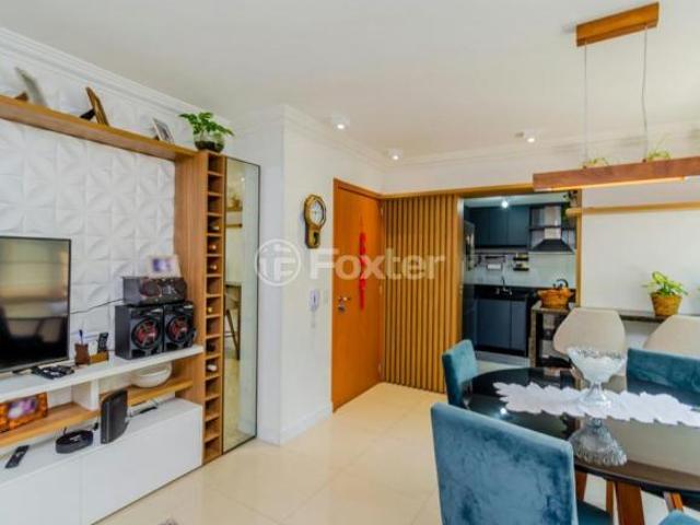 Apartamento, 2 dormitórios, 66 m², em Menino Deus