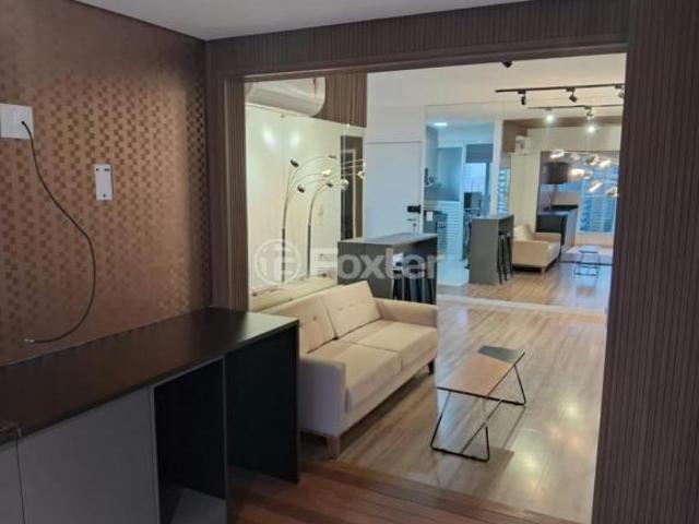 Apartamento, 2 dormitórios, 66 m², em Vila Gomes Cardim