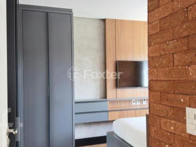 Apartamento, 2 dormitórios, 66.69 m², em Centro