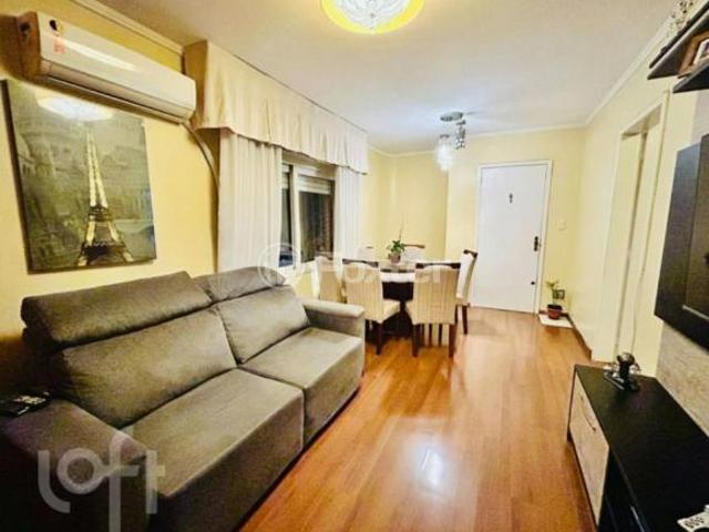 Apartamento, 2 dormitórios, 66.89 m², em Centro