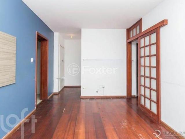 Apartamento, 2 dormitórios, 66.94 m², em Menino Deus