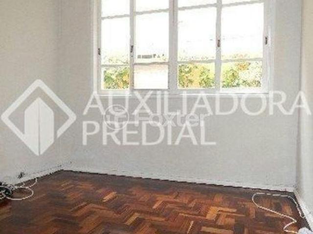 Apartamento, 2 dormitórios, 67 m², em Menino Deus